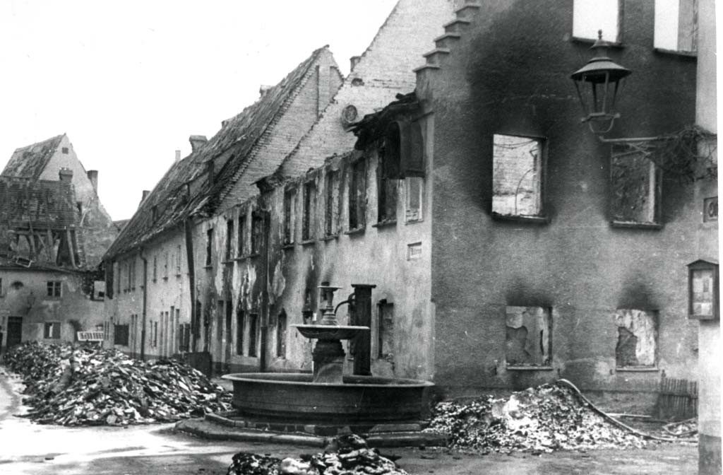 Offizielle Website der Fugger - Fuggerei erinnert an Bombennacht von ...